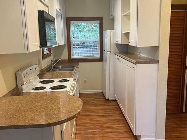 2 br, 1 bath House 815 B SW 4th Street