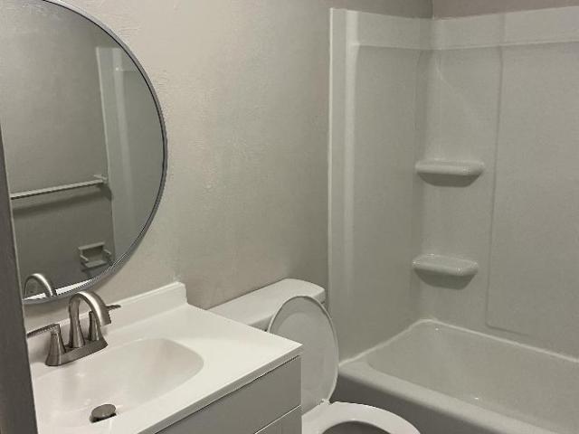 2 Br, 1 bath, Other 400 East Swissvale Avenue
