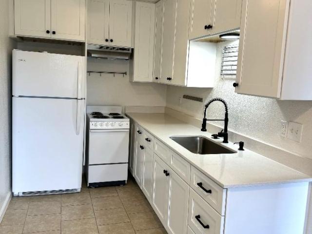 2 Br, 1 bath, Other 402 Cornell Drive Southeast