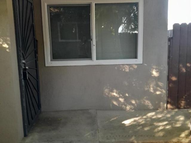 2 Br, 1 bath, Other 4373 North Chestnut Avenue