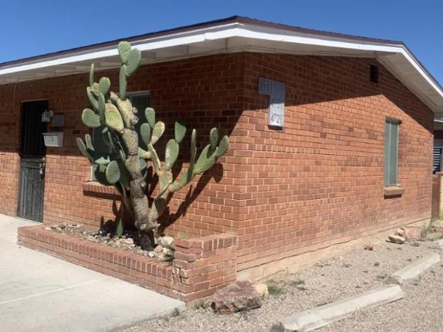 2 Br, 1 bath, Apartment 4729 East 2nd Street