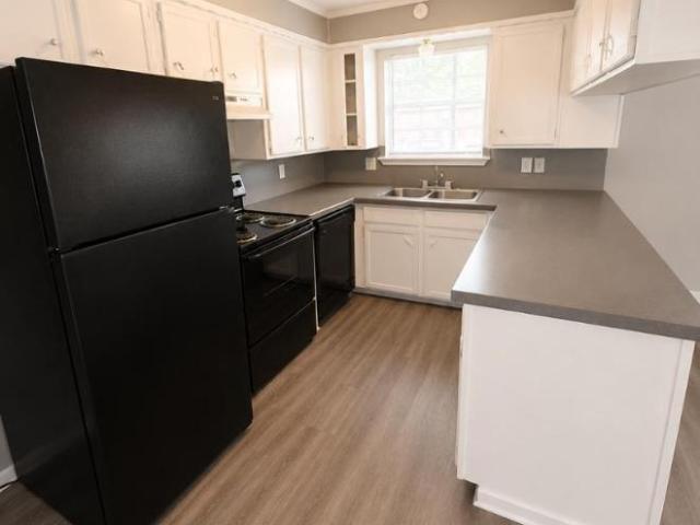 2 Br, 1 bath, Other 501 Westlawn Dr