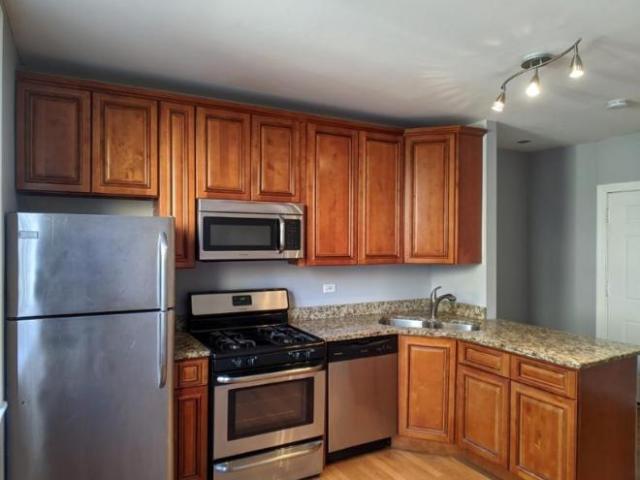 2 Br, 1 bath, Other 5027 29 N Harding