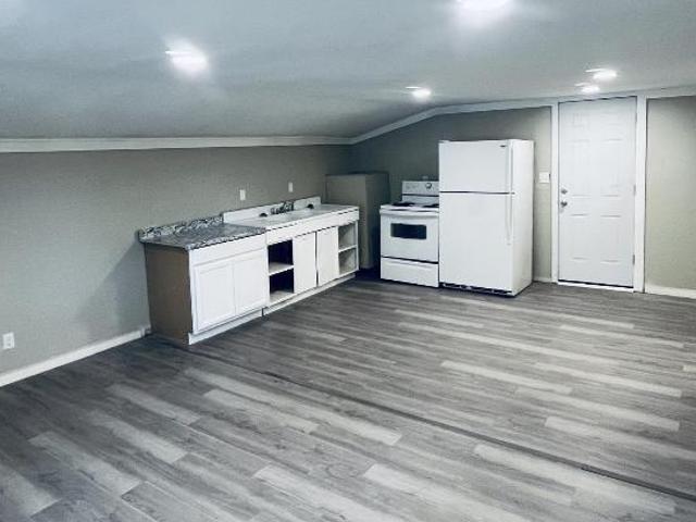2 Br, 1 bath, Other 504 North Church Street