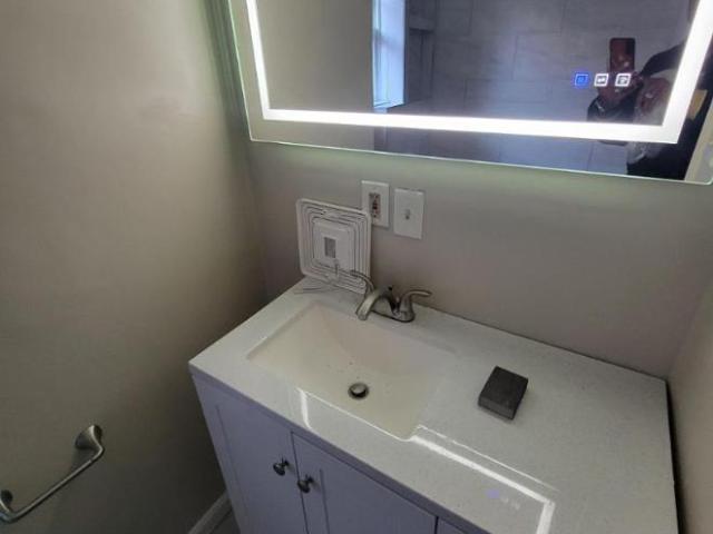 2 Br, 1 bath, Other 514 West North Avenue