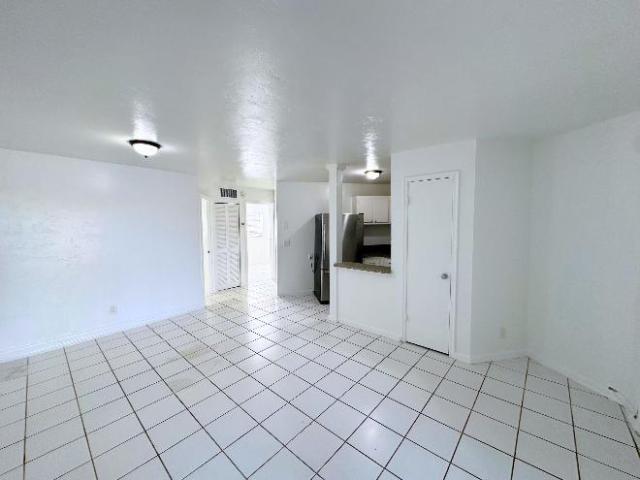 2 Br, 1 bath, Apartment 519 West Kalmia Drive