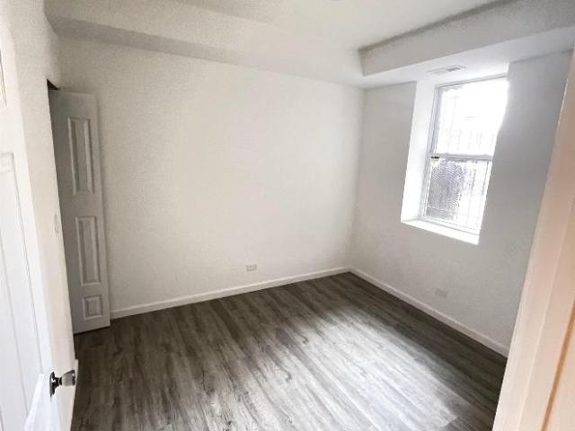 2 Br, 1 bath, Apartment 5223 W Washington Blvd