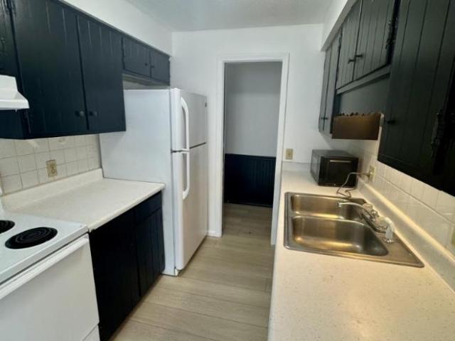 2 Br, 1 bath, Other 5271 Eastwick Dr