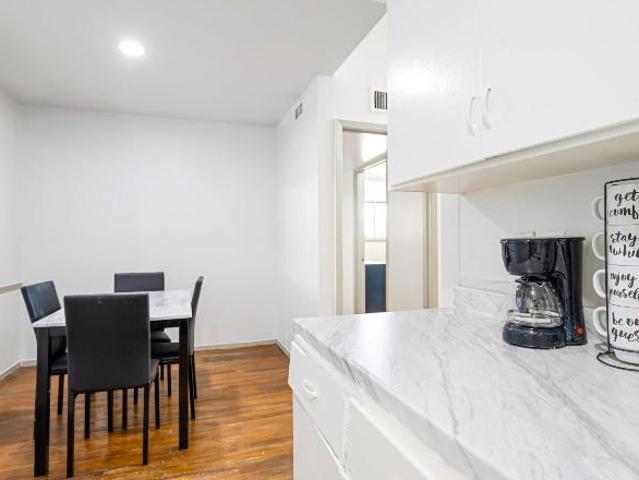 2 Br, 1 bath, Other 5645 Gaston Avenue