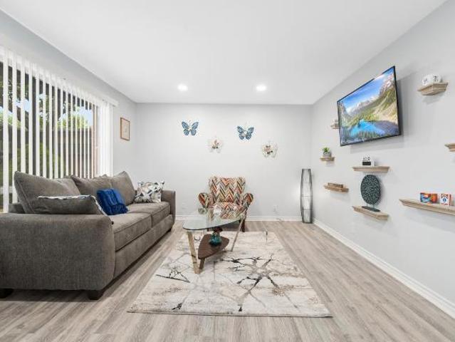 2 Br, 1 bath, Other 5645 Gaston Avenue