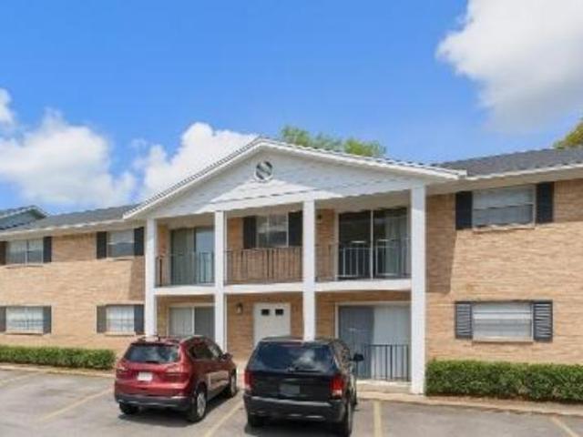 2 Br, 1 bath, Apartment 5984 5985