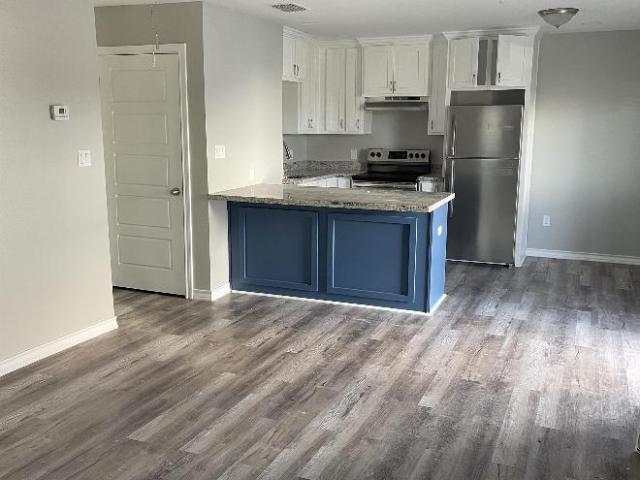 2 Br, 1 bath, Other 607 East Washington Street