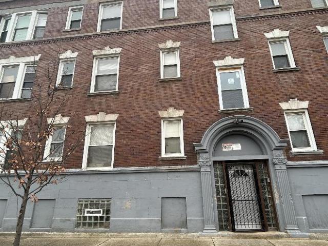 2 Br, 1 bath, Apartment 6100 South Green Street