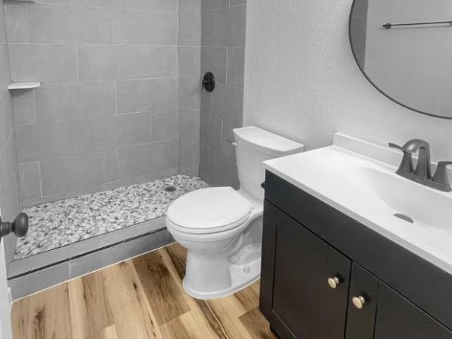 2 Br, 1 bath, Apartment 612 S Blue Mound Rd