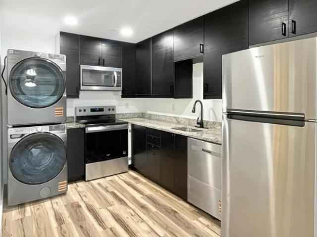 2 Br, 1 bath, Other 612 S Blue Mound Rd