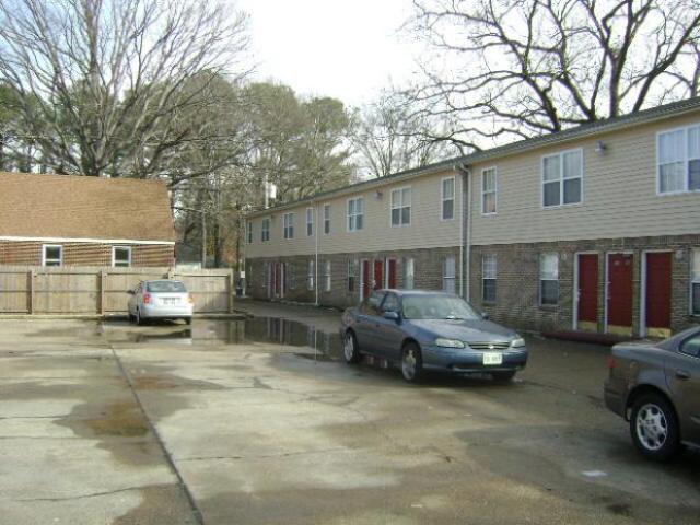 2 Br, 1 bath, Apartment 6225 Alexander Street