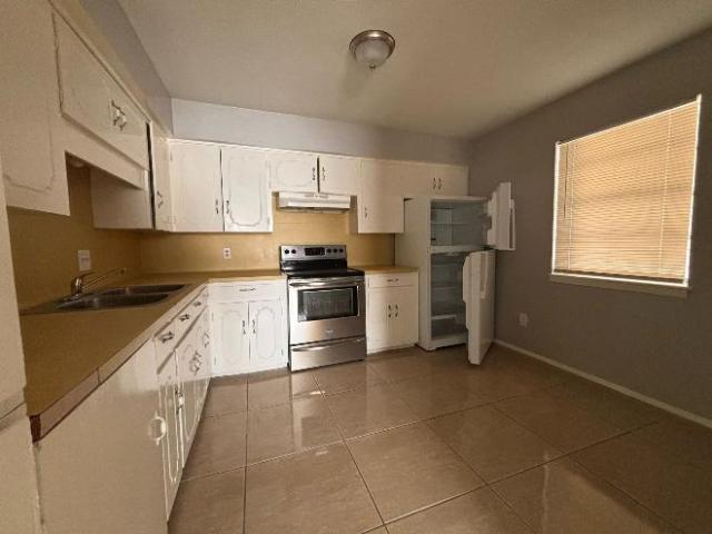 2 Br, 1 bath, Other 6220 North 11th Street