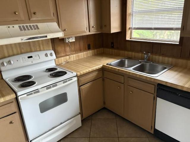 2 Br, 1 bath, Other 6255 Warren Street