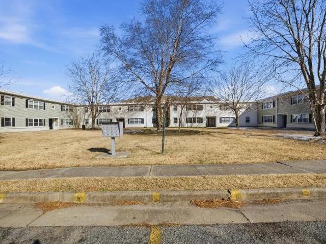 2 Br, 1 bath, Apartment 642 Dresden Drive