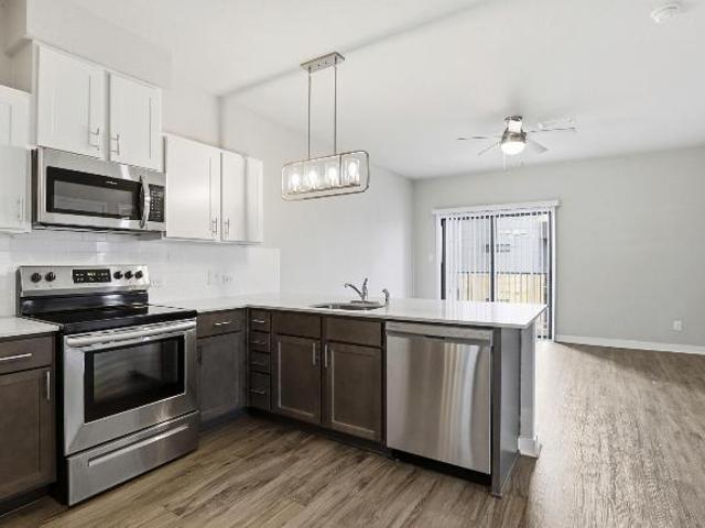 2 Br, 1 bath, Other 711 South Frio Street