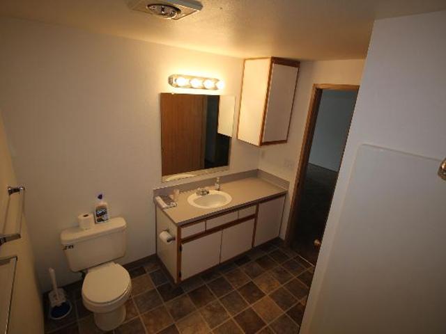2 Br, 1 bath, Other 7366 3rd St SE