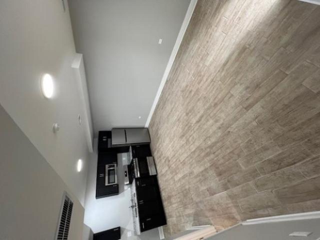 2 Br, 1 bath, Other 7656 S Aberdeen St