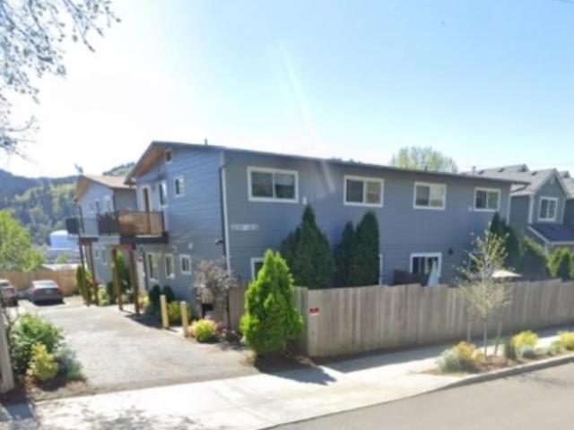 2 Br, 1 bath, Other 8220 N Edison St