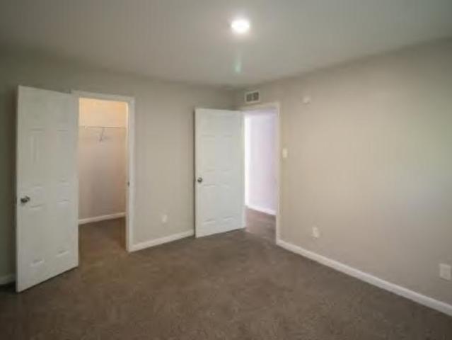 2 Br, 1 bath, Other 8345 Park Place Blvd