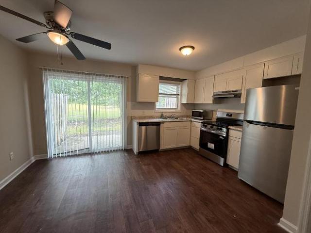 2 Br, 1 bath, Other 841 Lewis Dr