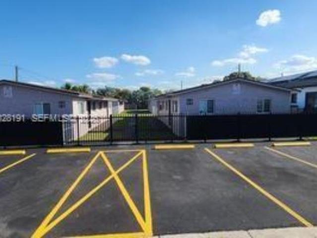 2 Br, 1 bath, Other 877 NW 10th St