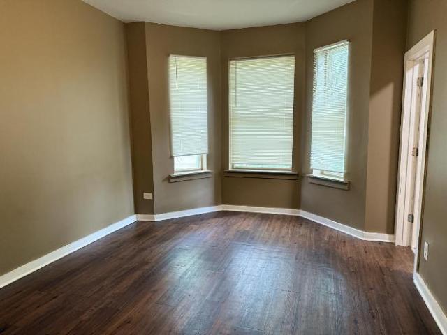 2 Br, 1 bath, Other 8833 South Exchange Avenue