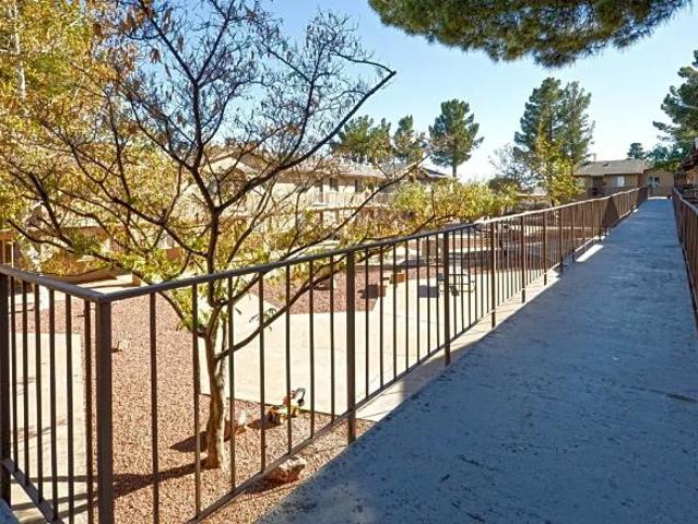 2 Br, 1 bath, Apartment 93 Kings Way
