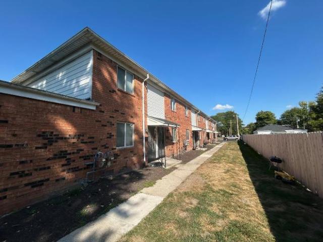 2 Br, 1 bath, Other 916 South Byrne Road
