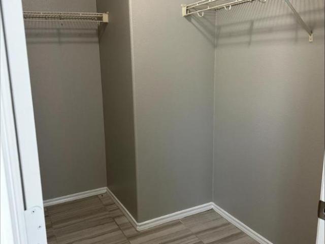 2 Br, 1 bath, Other 1001 E Redbud Avenue