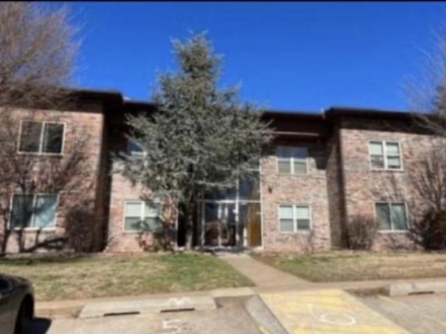 2 Br, 1 bath, Apartment 1015 East Hurd Street