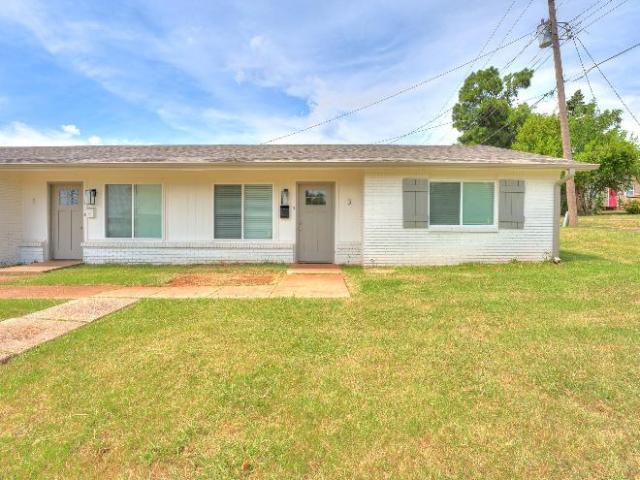 2 Br, 1 bath, Other 1015 East Main Street