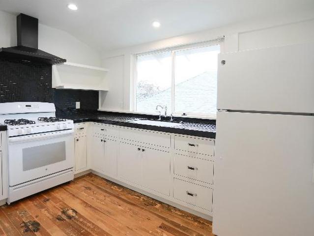 2 Br, 1 bath, Other 1012 Broadway St