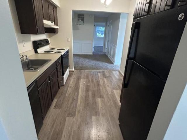 2 Br, 1 bath, Other 103 N Edgewood