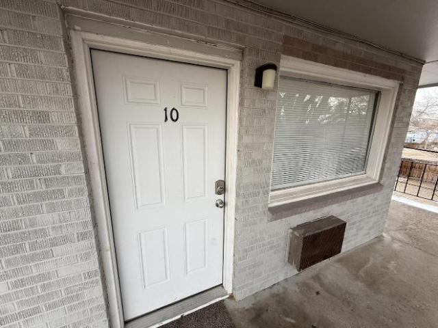 2 Br, 1 bath, Apartment 1105 7th Street