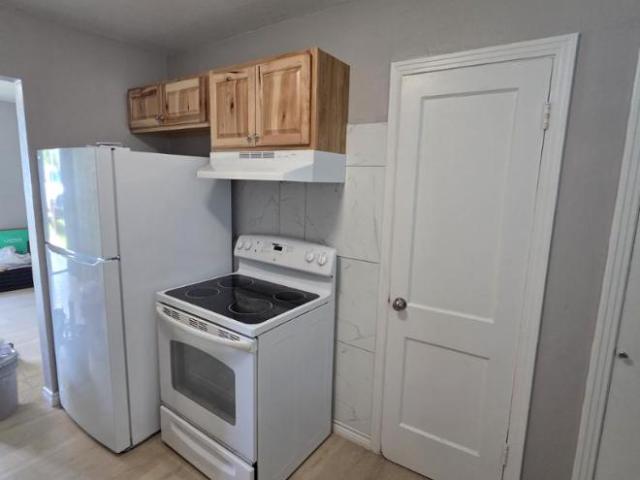 2 Br, 1 bath, Other 1107 Middleton Street