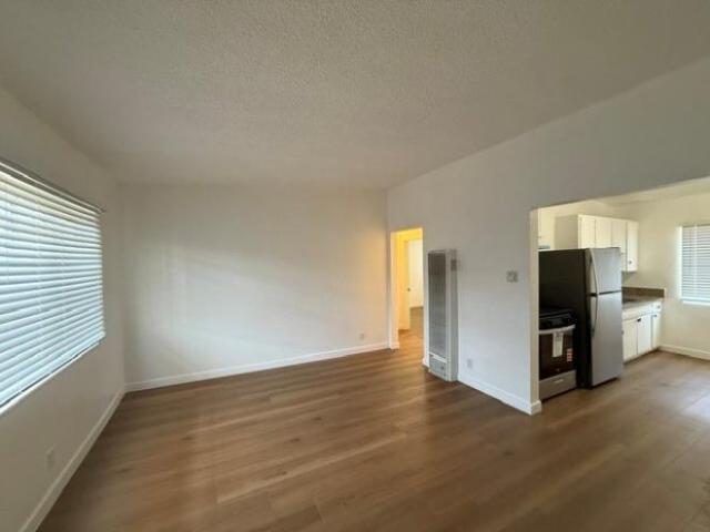 2 Br, 1 bath, Other 11112 S Normandie Ave