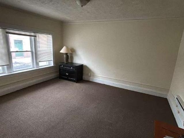 2 Br, 1 bath, Apartment 11202 Buckeye Road