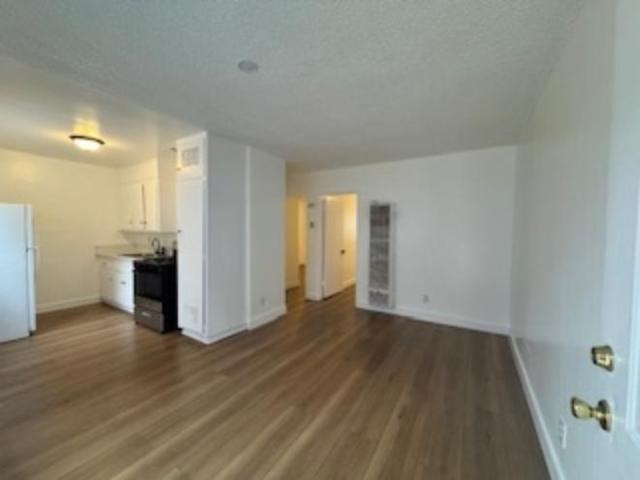 2 Br, 1 bath, Other 11809 Berendo Ave