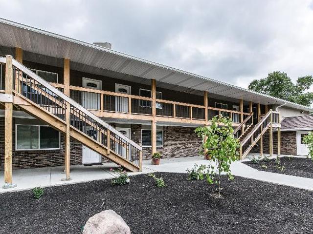 2 Br, 1 bath, Other 1221 N Logan St