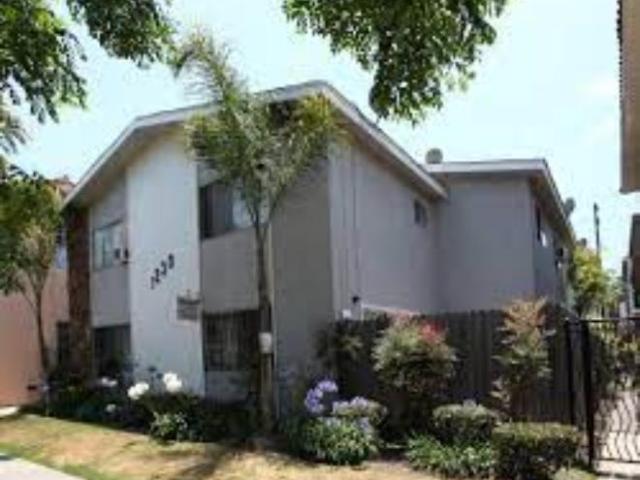 2 Br, 1 bath, Apartment 1230 E 1st St