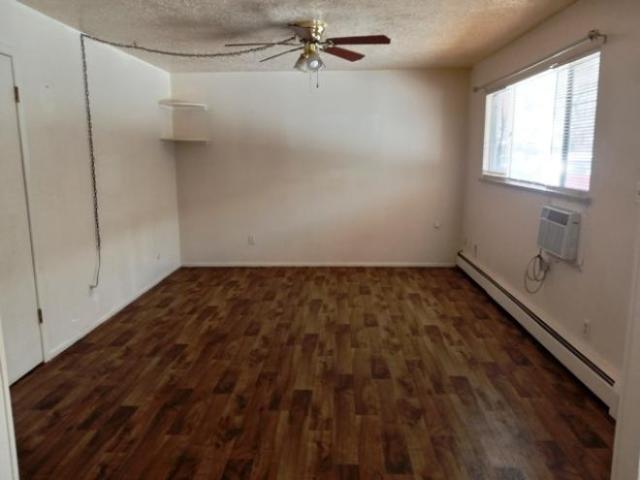 2 Br, 1 bath, Other 1250 1260 Elder Ave