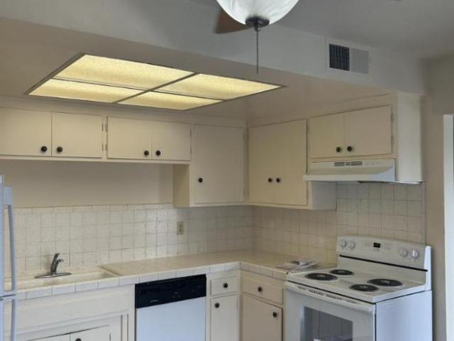 2 Br, 1 bath, Other 1304 Ensenada Drive