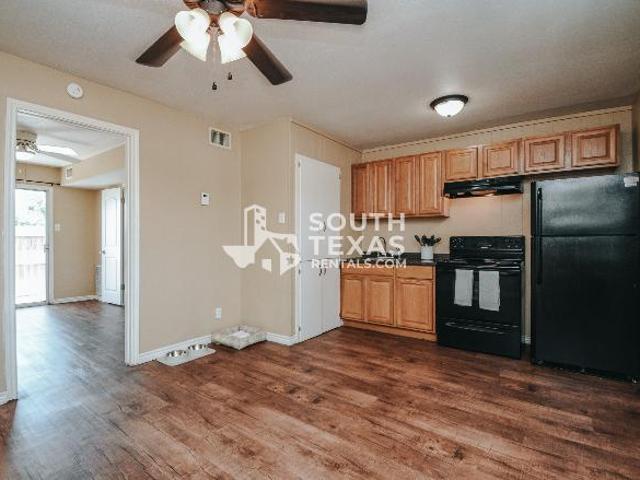 2 Br, 1 bath, Apartment 1303 E Colorado St