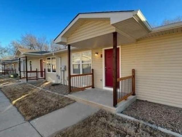 2 Br, 1 bath, Other 1324 S Everett Ave