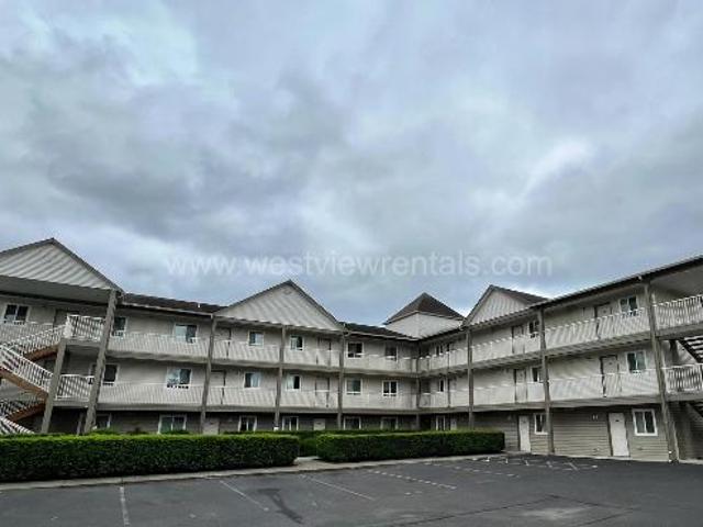 2 Br, 1 bath, Other 135 139 Prince Avenue